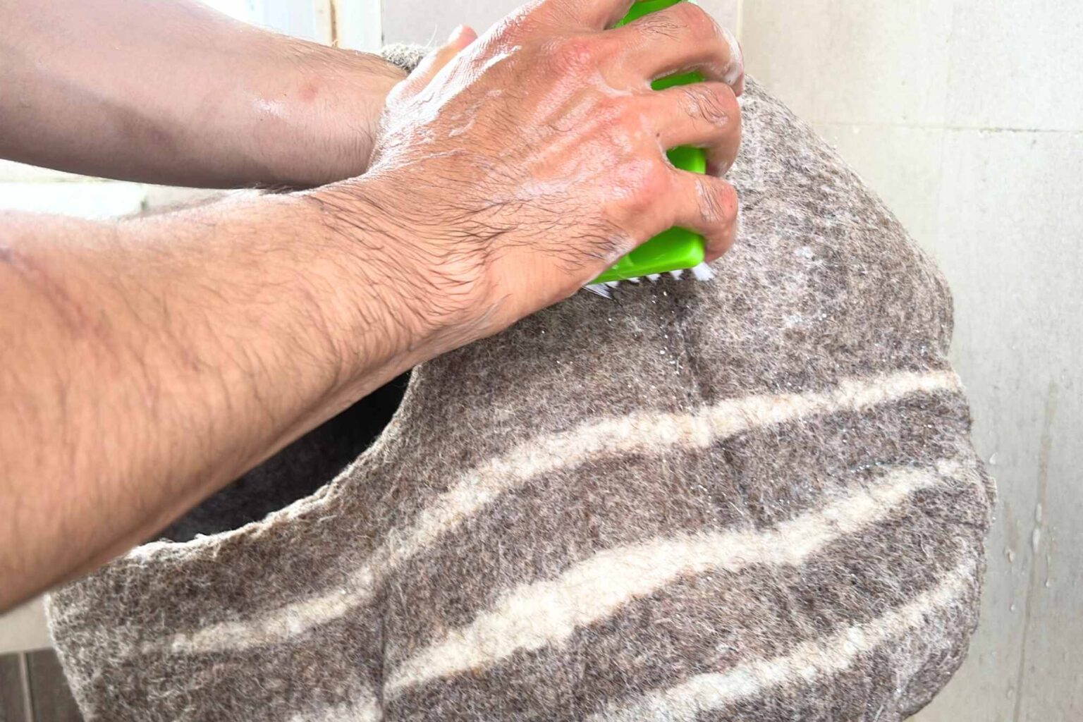 How to Clean Your Felt Wool Cat Cave? - Woollyfelt